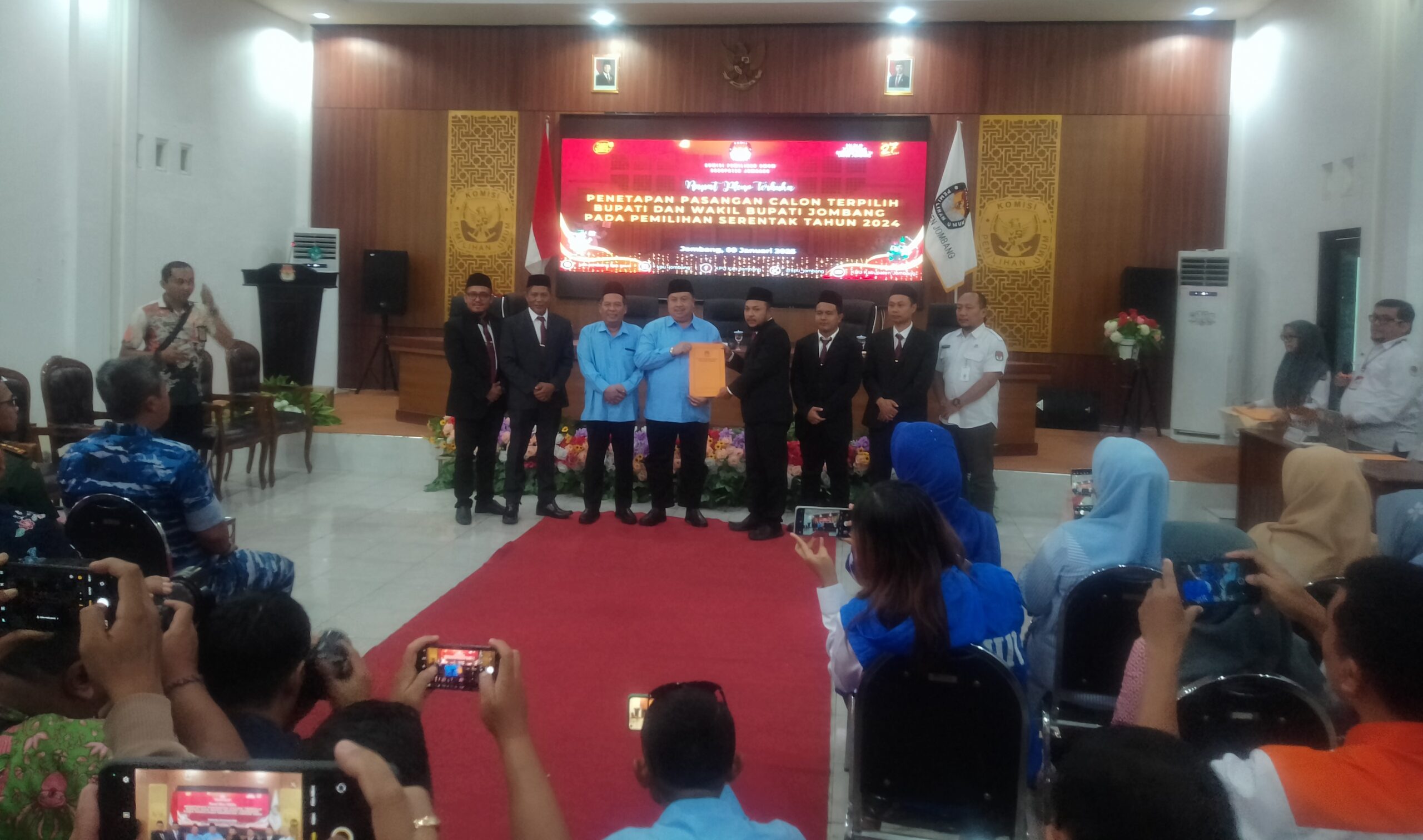 KPU Gelar Rapat Pleno Terbuka Tetapkan Paslon Warsubi Dan Salmanudin Sebagai Bupati dan Wakil ...