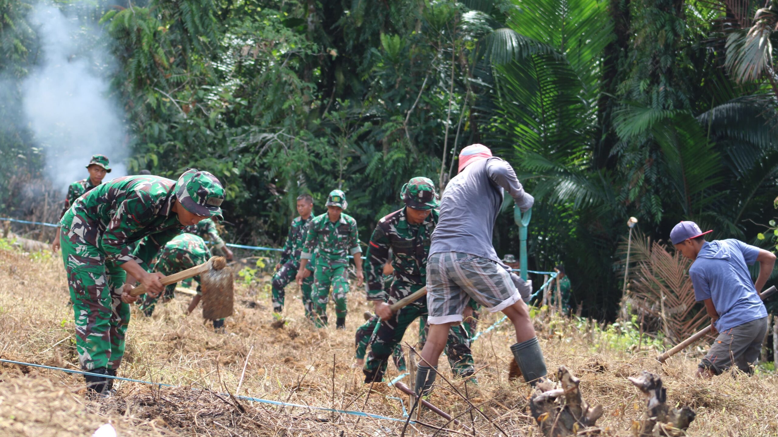 Yonif TP 803/KYK Bantu Persiapan Peresmian Gereja di Boven Digoel | MMC | MMC NEWS
